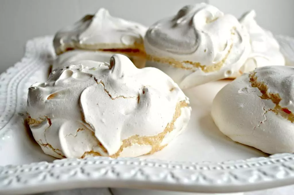 Evdə meringue necə bişirmək olar