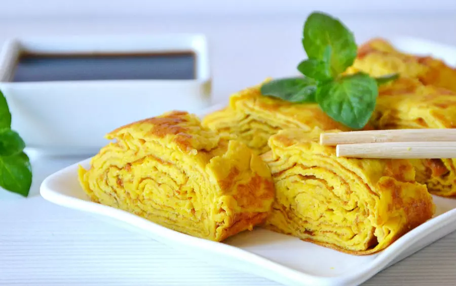 عجة في اليابانية - Tamagoyaki