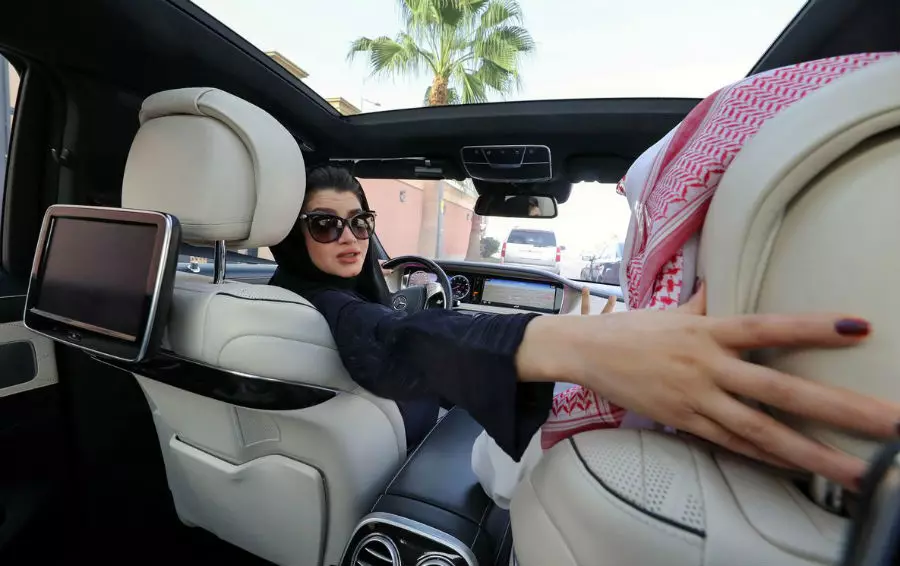 Wanita memandu Arab Saudi