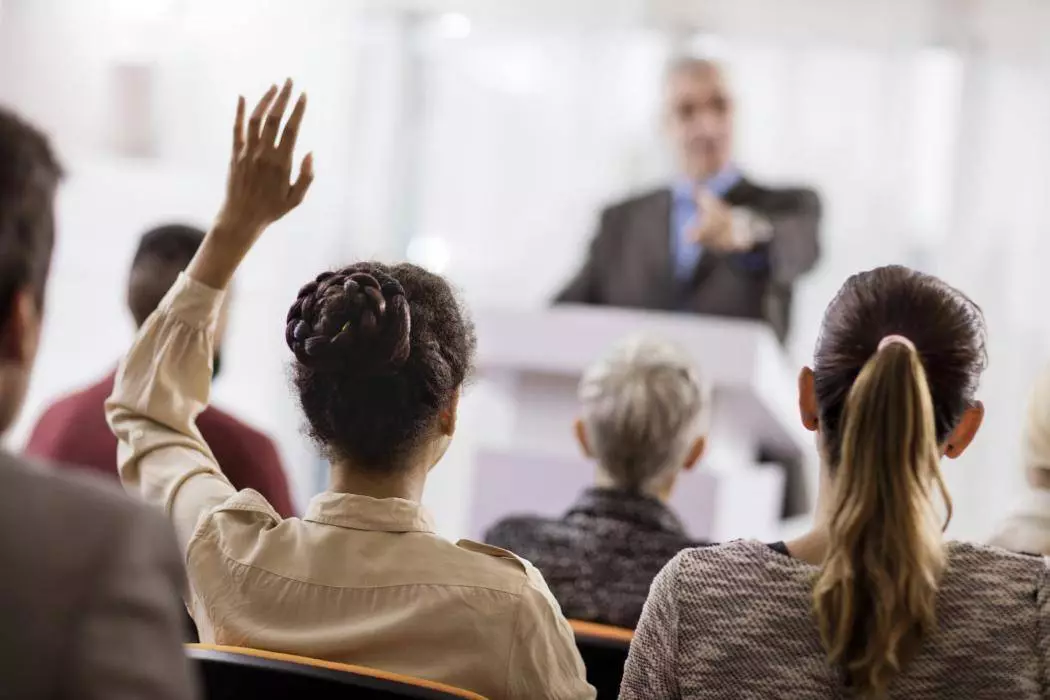 Ritratt - Għaliex in-nies intelliġenti għandhom ftit ħbieb ta 'spjegazzjoni psikologi