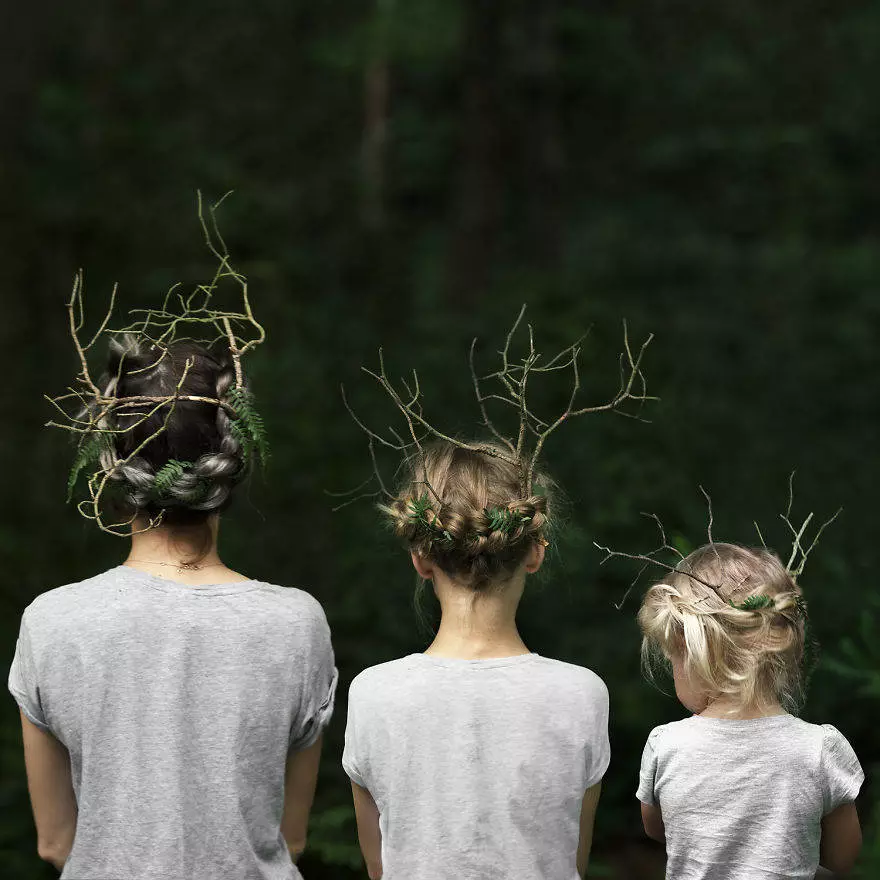 Incroyablement toucher: maman fait des photos cool avec des filles aimées 1317_1