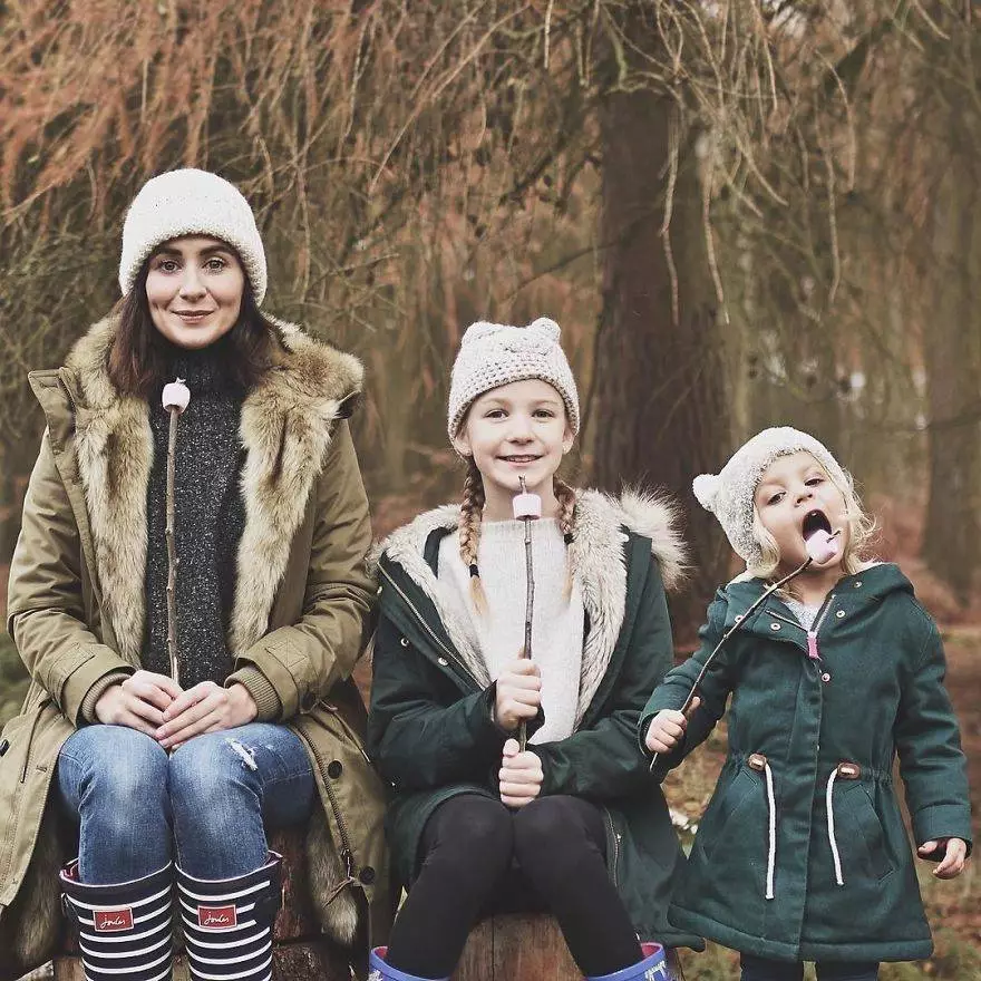 Incroyablement toucher: maman fait des photos cool avec des filles aimées 1317_4