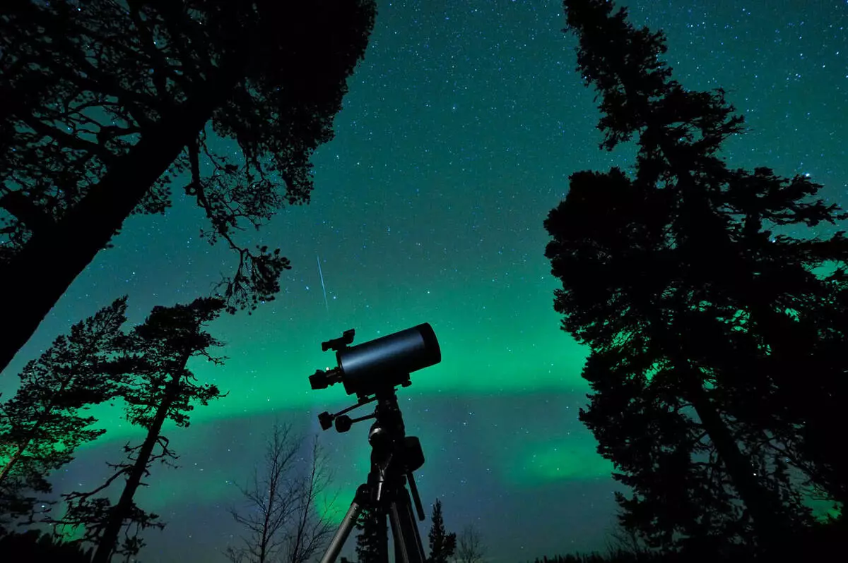 Foto - vilken planet roterar i motsatt riktning