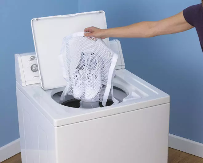 How to wash sneakers