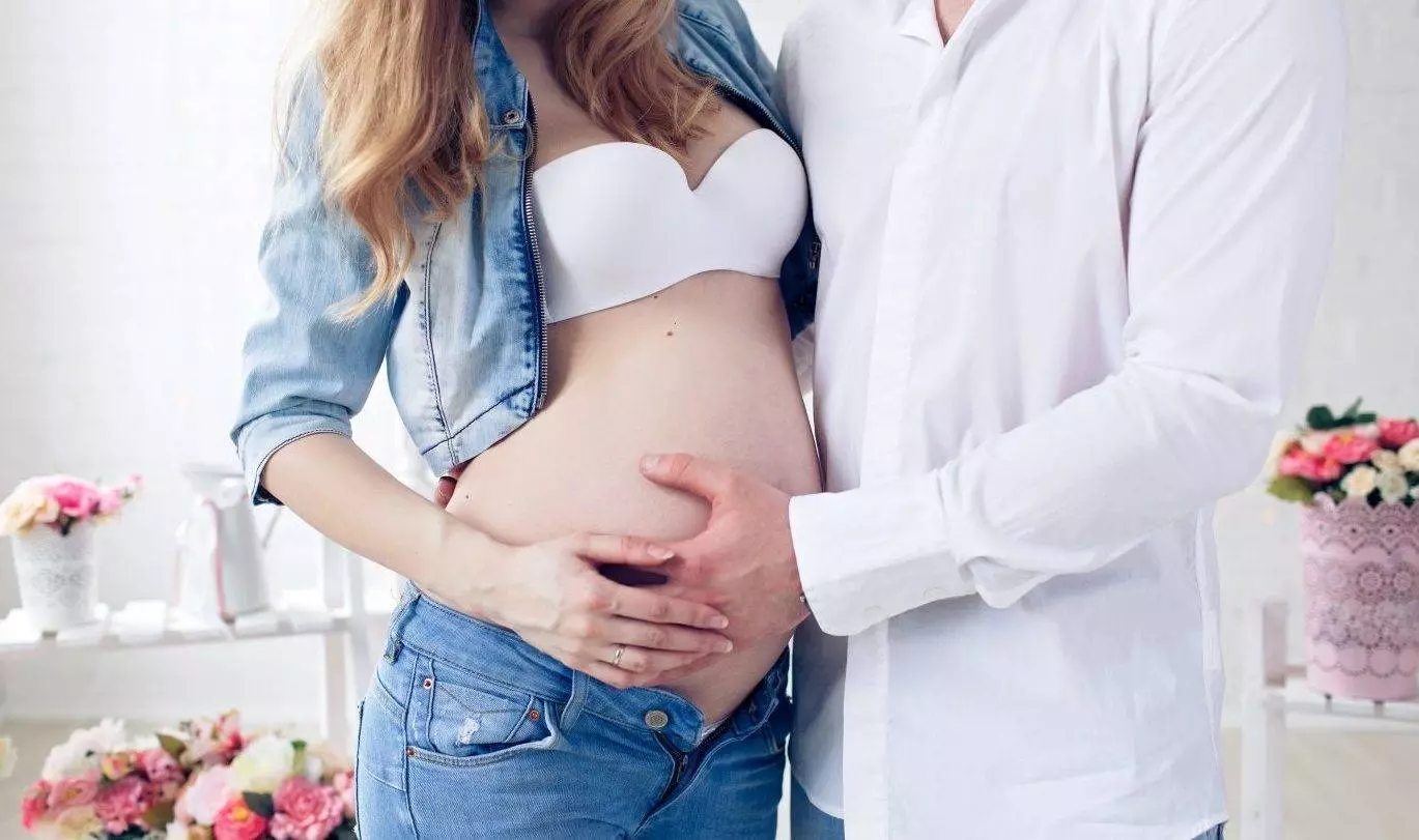 Foto - Was für ein Korken, wie bei schwangeren Frauen aussieht