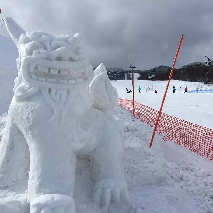 Japanese snowmen.