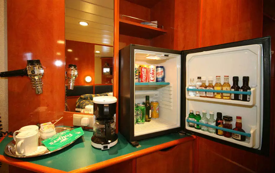 Minibar.