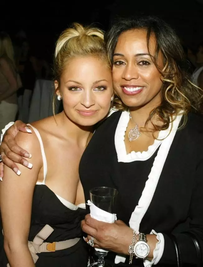 Nicole Richie anya