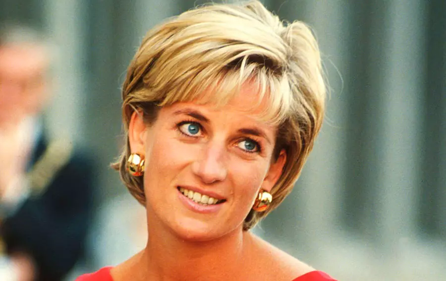 9 tilfeller når prinsessen Diana strengt krenket den kongelige protokollen