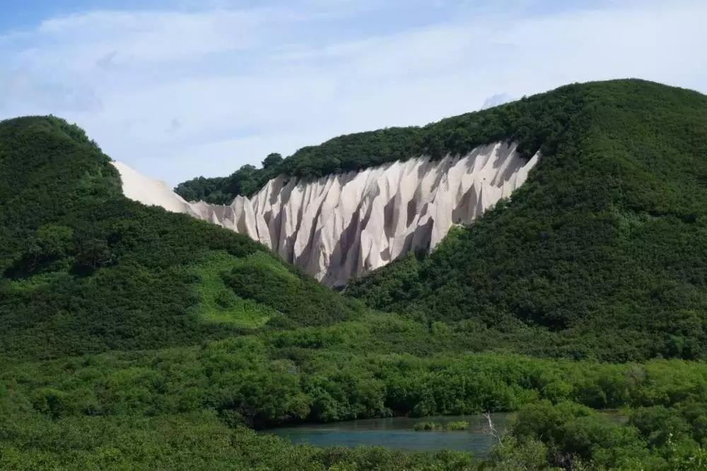 Monument ya asili kwa Kamchatka.