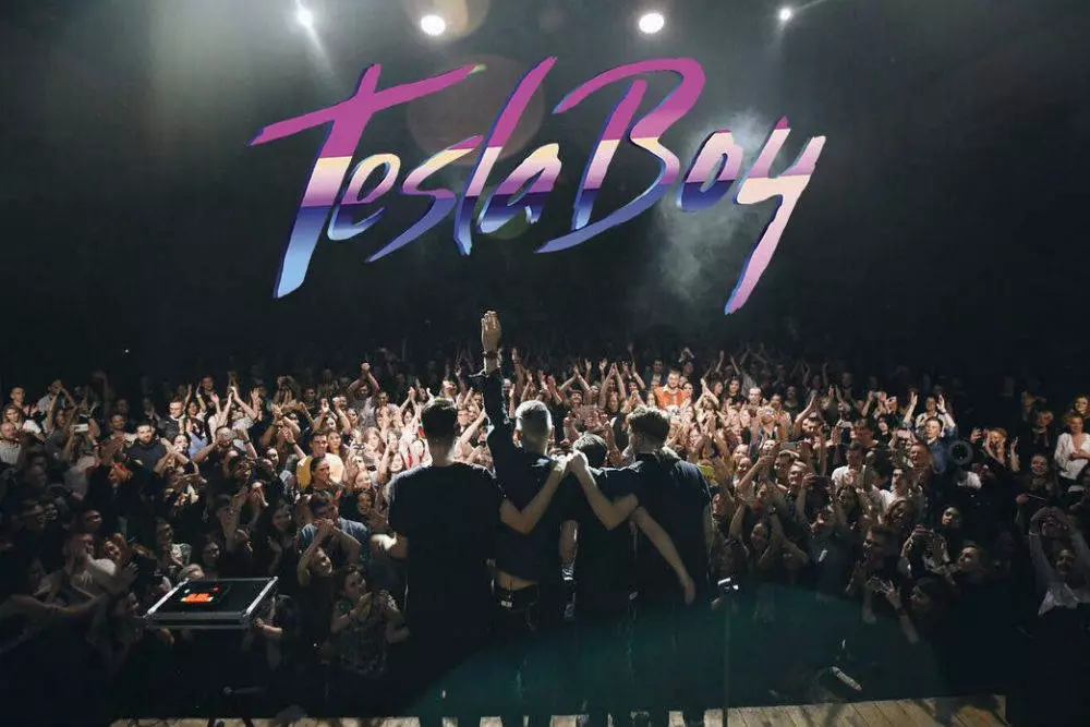 Concert Tesla Boy.