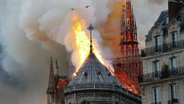 Fuego Notre Dame