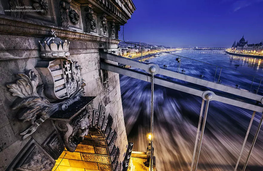 Photo 5 - Rare view of the frozen Danube in Budapest