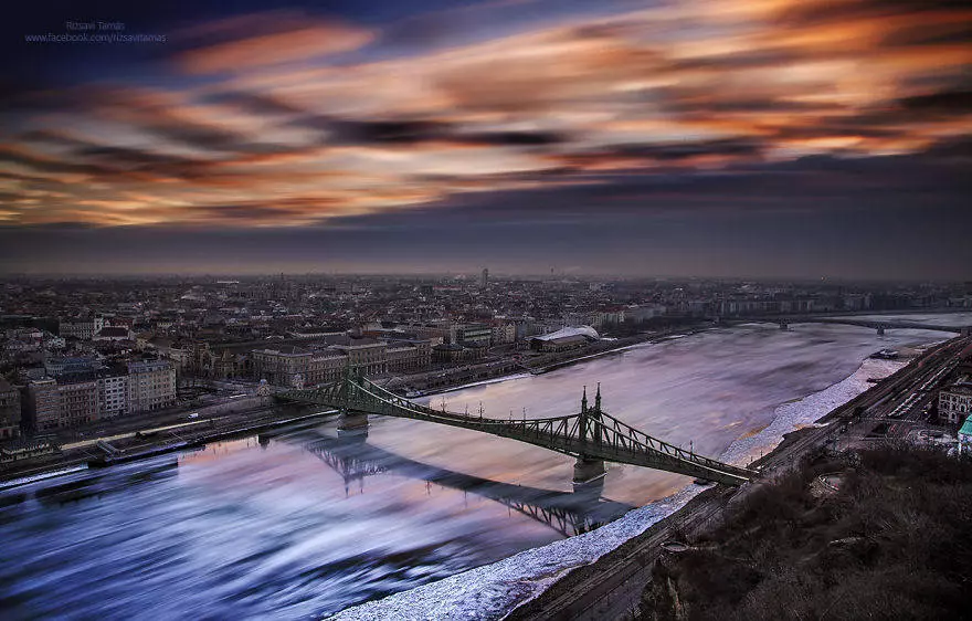 Photo 6 - Rare view of the frozen Danube in Budapest