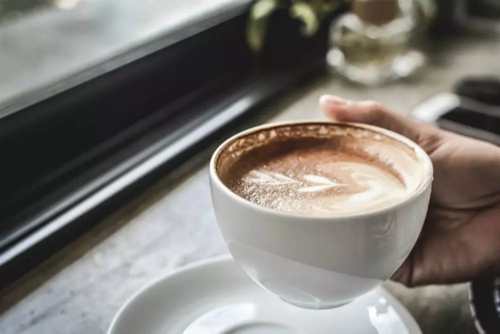 Hur man förbereder kaffe i Malaysia