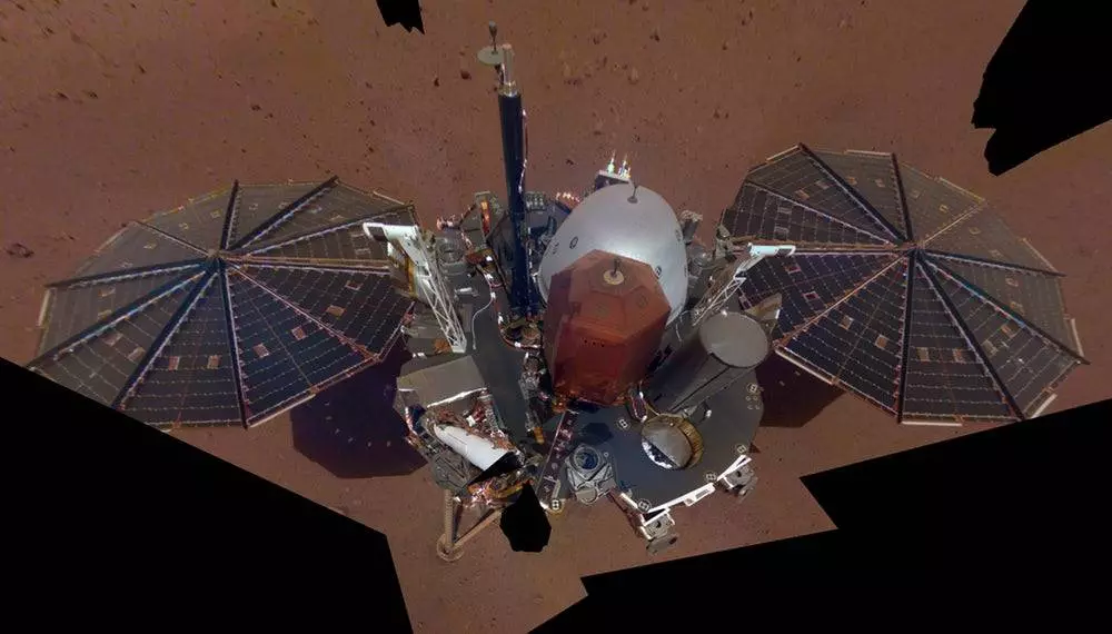 Insight Lander.