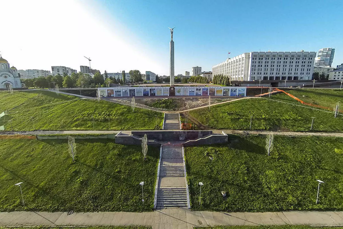 Observation deck on the square of glory