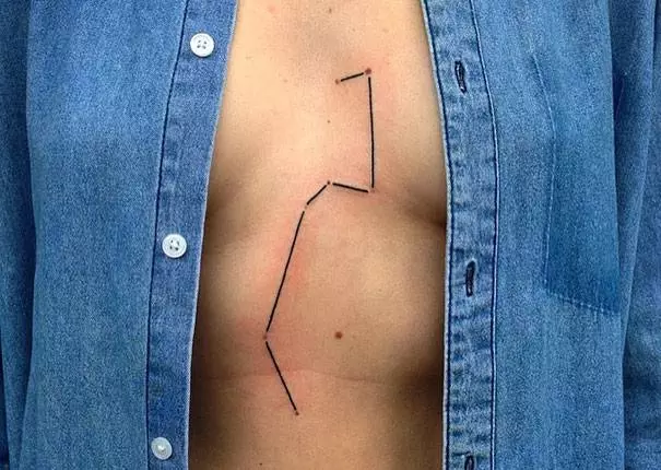 10 ingenious tattoos ua ke nrog moles