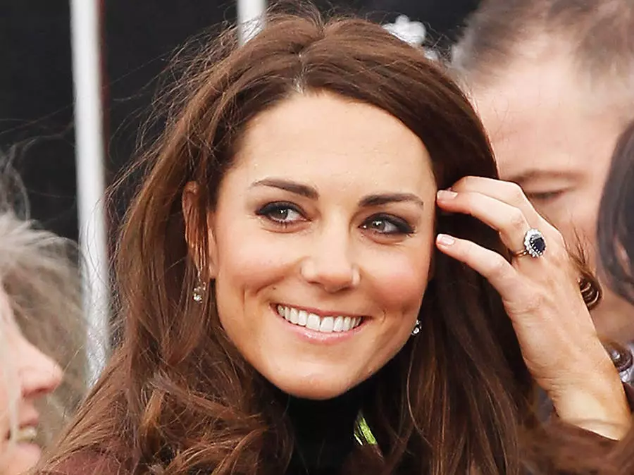 Nhẫn cưới kate middleton