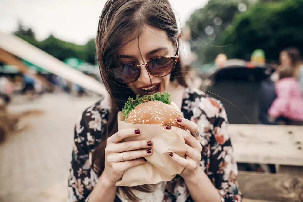 Cómo cocinar la jugosa hamburguesa en casa