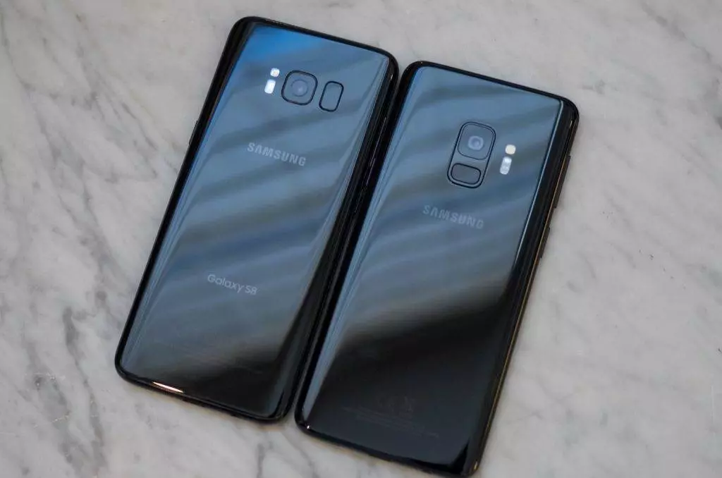 Reka bentuk Galaxy S9 dan Galaxy S8