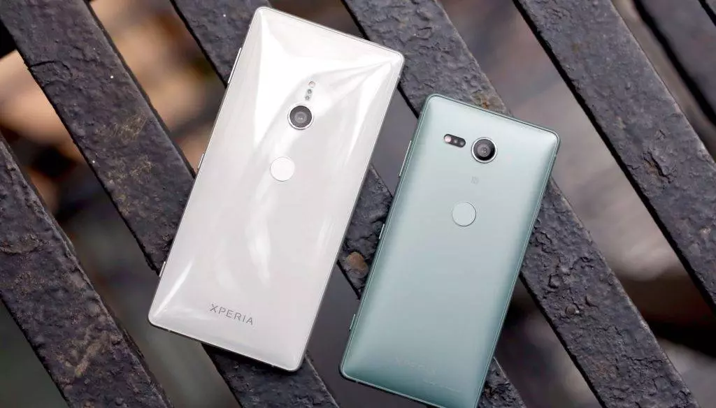 I-Sony ibonakalisa ngokupheleleyo i-xperia entsha