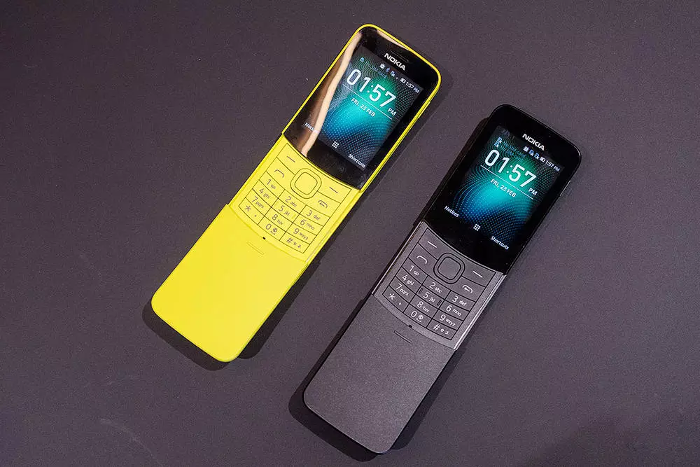 Nokia 8110 4G.