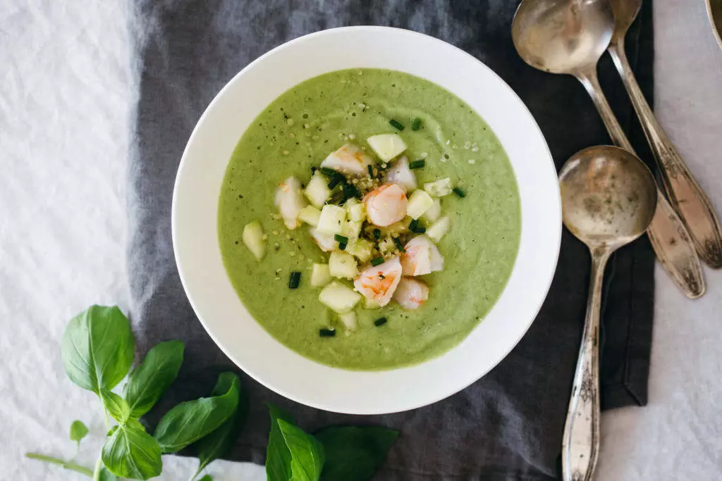 Gaspacho Pepinos Melón y receta de camarones