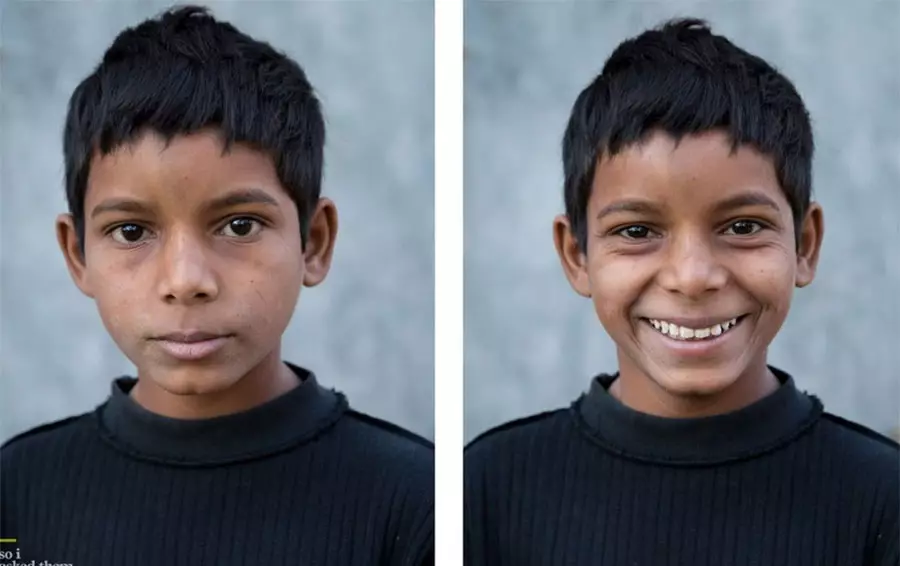 Le photographe a demandé aux gens de sourire