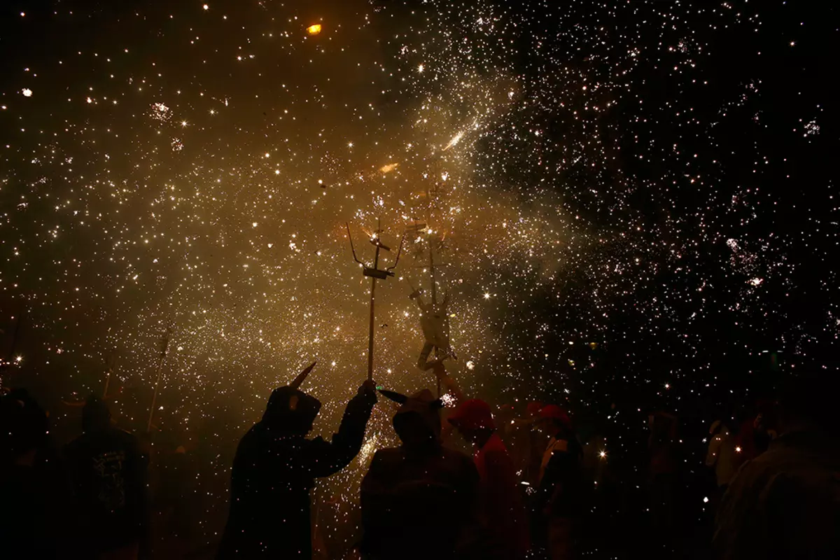 Iifoto ezingama-40 ezilungileyo kakhulu ngo-2016