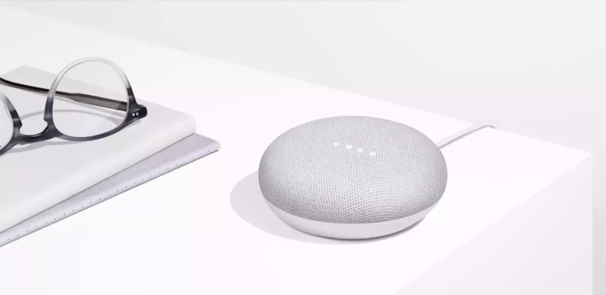 Google Home Mini.