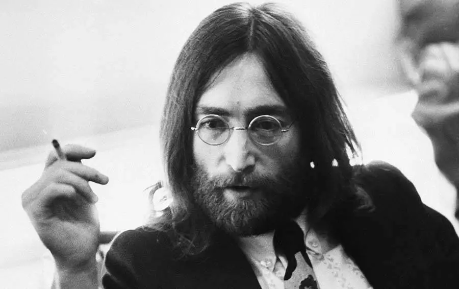 Celebrități adoptate John Lennon