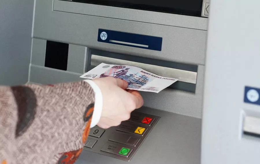 Cách bảo mật thẻ của bạn trong ATM