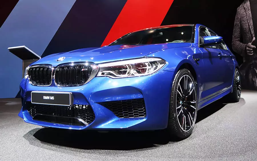 Expoziție BMW M5 în Frankfurt