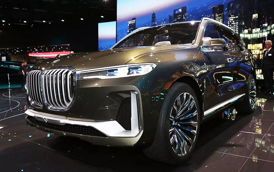 Expoziție BMW X7 din Frankfurt