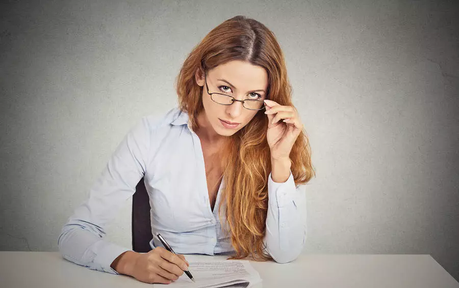 Hoe de financiële positie te bepalen volgens de gezichtsfuncties