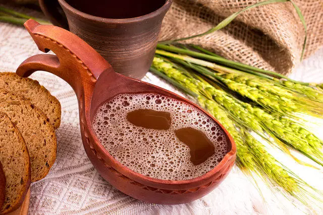 Cómo hacer kvass del pan