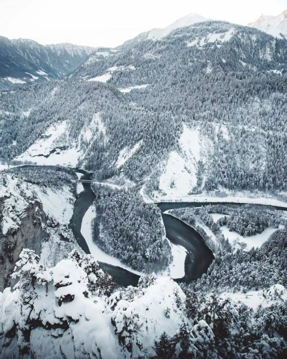 El fotógrafo se despertó a las 5 am para capturar la belleza de Suiza.