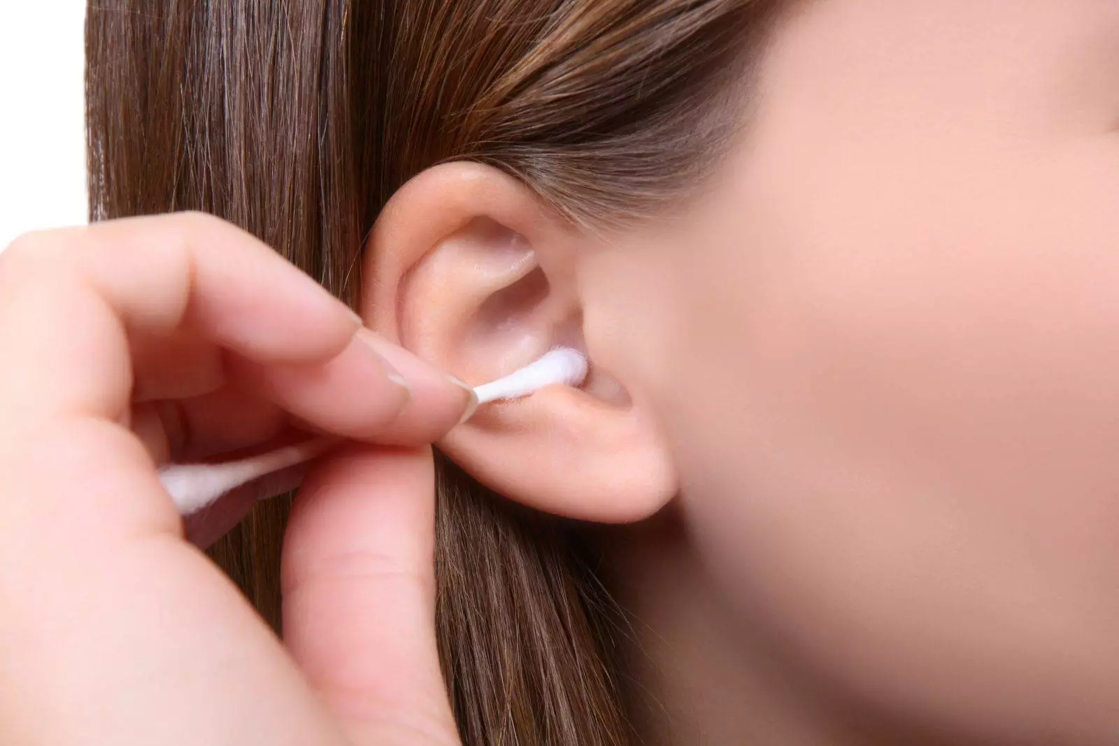 Photo - Is it possible to brush the ears with cotton wand