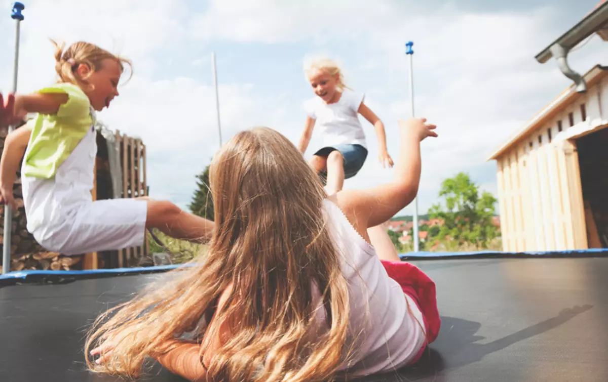 Kako odabrati siguran trampolin za dijete? 5 važnih parametara