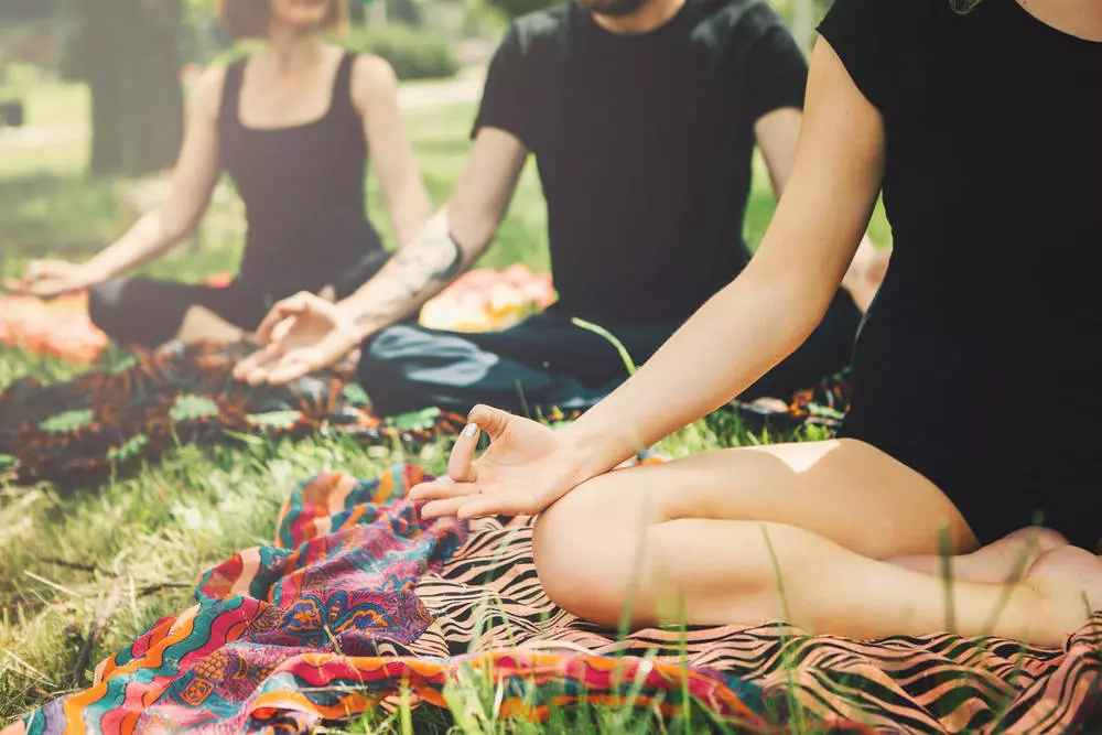 So machen Sie Yoga und führen Sie Asans ordnungsgemäß aus