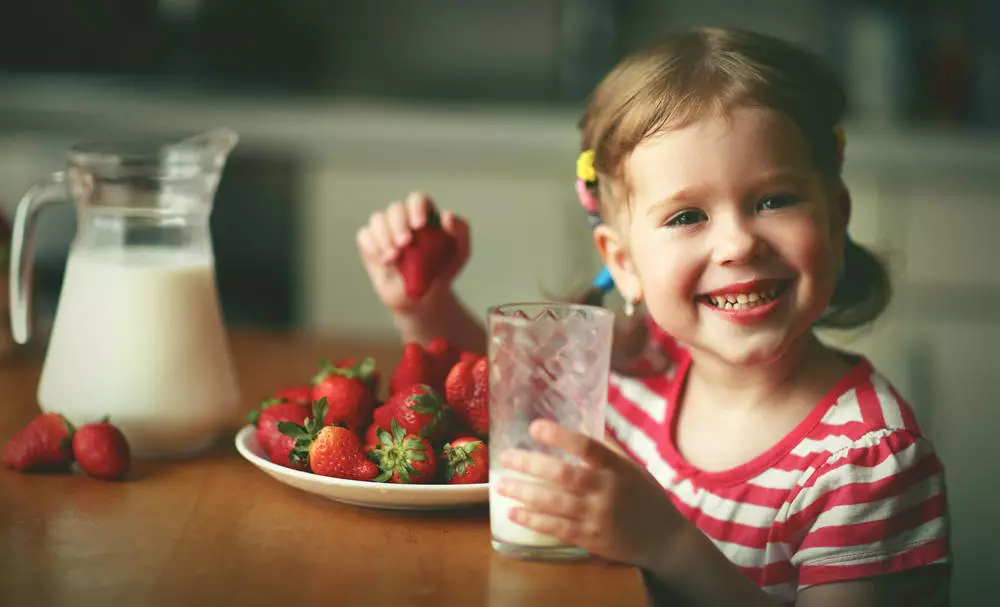 E 'ai e le tamaititi le strawberries