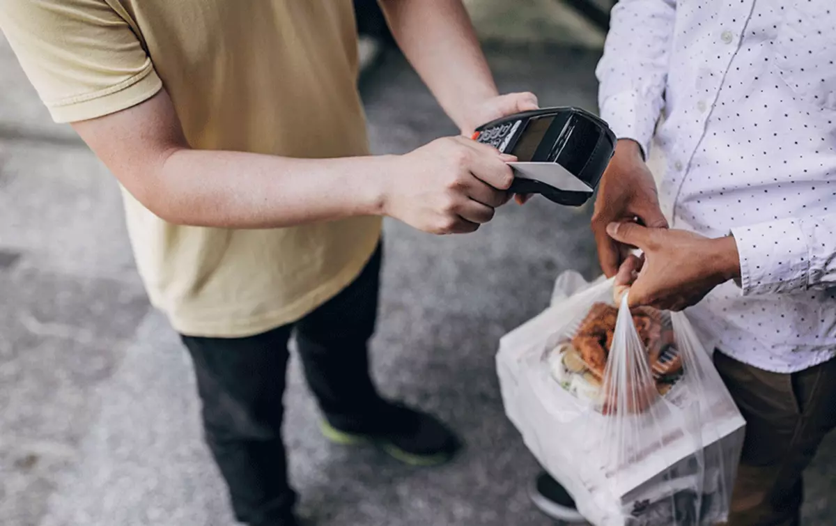 それは既製の食品を注文するのが有益です