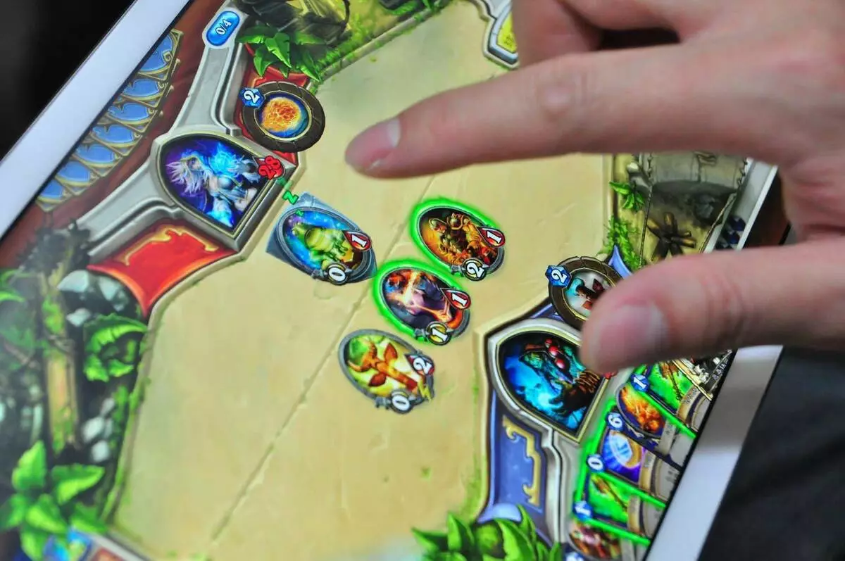 SD கார்டில் Hearthstone நிறுவ